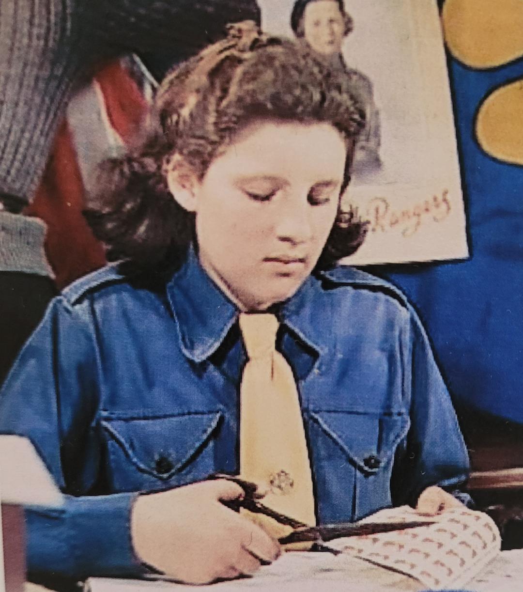 1943 Guide Uniform a – Leslie's Guiding History