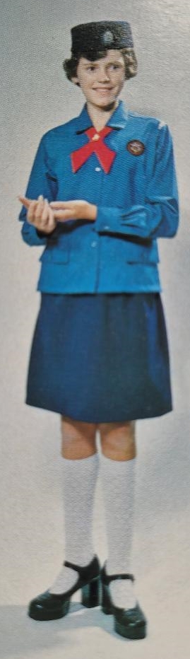 1976 Guide Uniform – Leslie's Guiding History
