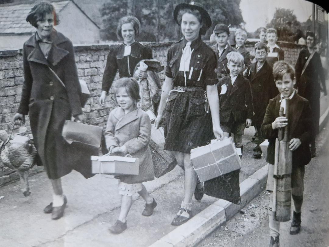 Guides at War – Leslie's Guiding History